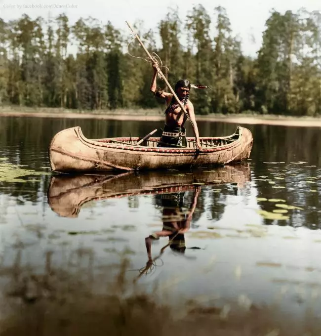 Një peshkim me shtizë amerikane vendase Ojibwe, Minesota, 1908