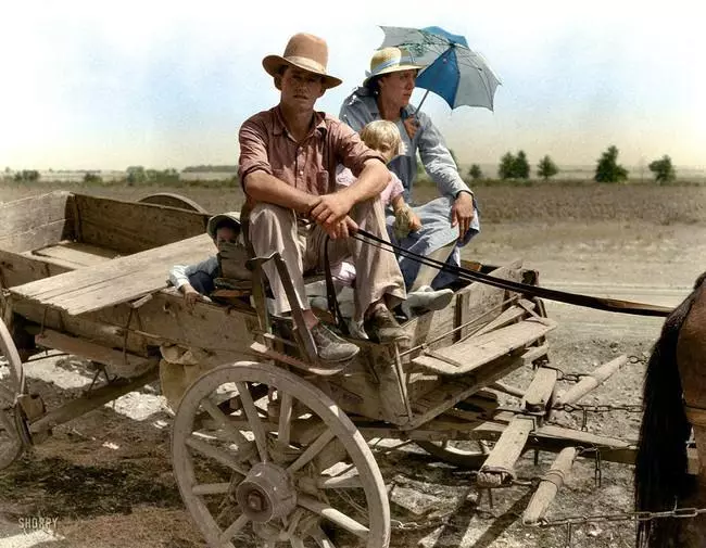 Oklahoma Farmisto Dum La Granda Polvo-Bovlo En 1939