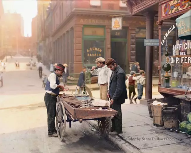 Vendedor de ameixas en Mulberry Bend, Nova York, CA 1900