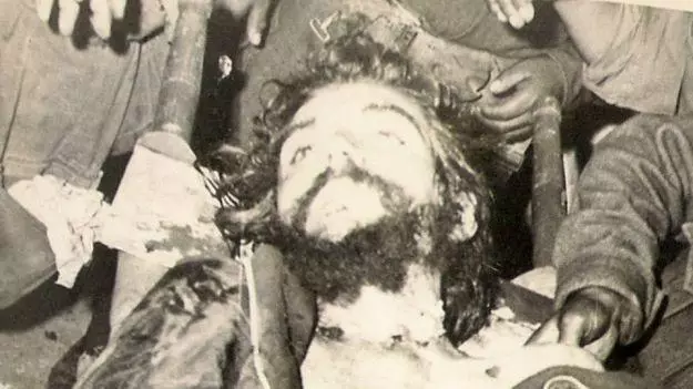 Oito novas fotos do cadáver de Che aparecem em uma cidade espanhola