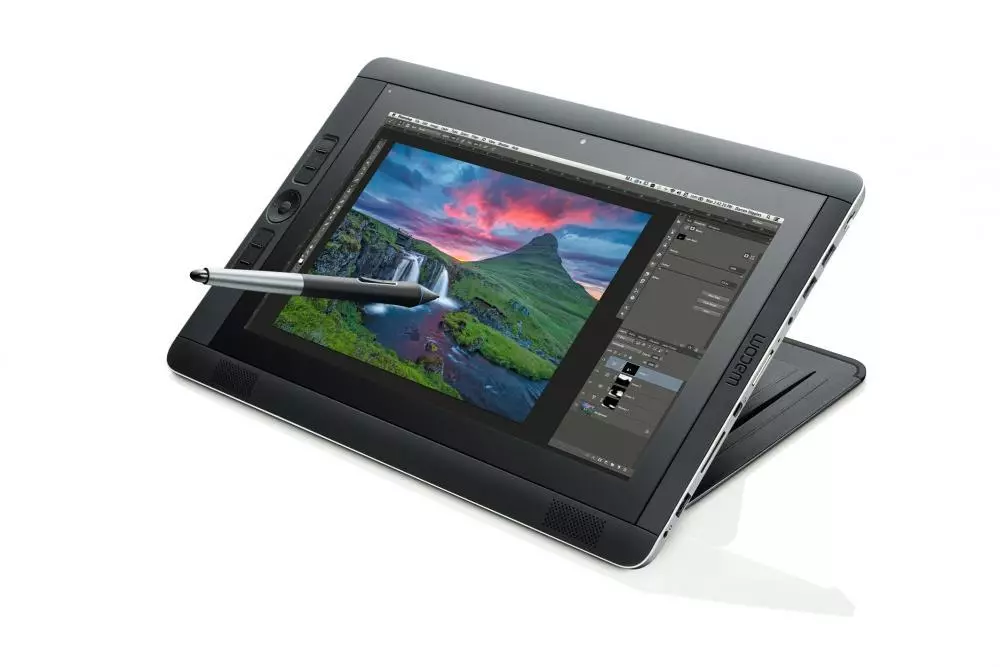 Cintiq Companion 2 Dthw1210 የቀኝ እይታ ጀግና አርgb ድር