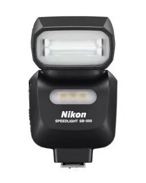 Nikon SB-500 ۋە Nikkor 20mm f / 1.8G ED ، LED چاقماق لامپا ۋە يېڭى Nikon مۇقىم لىنزا.