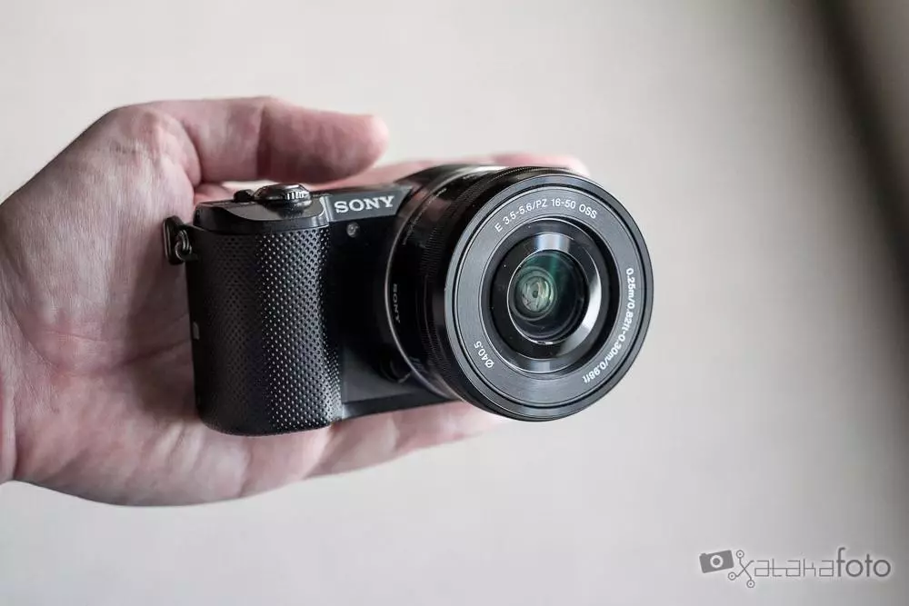 Sony A5000 in hand
