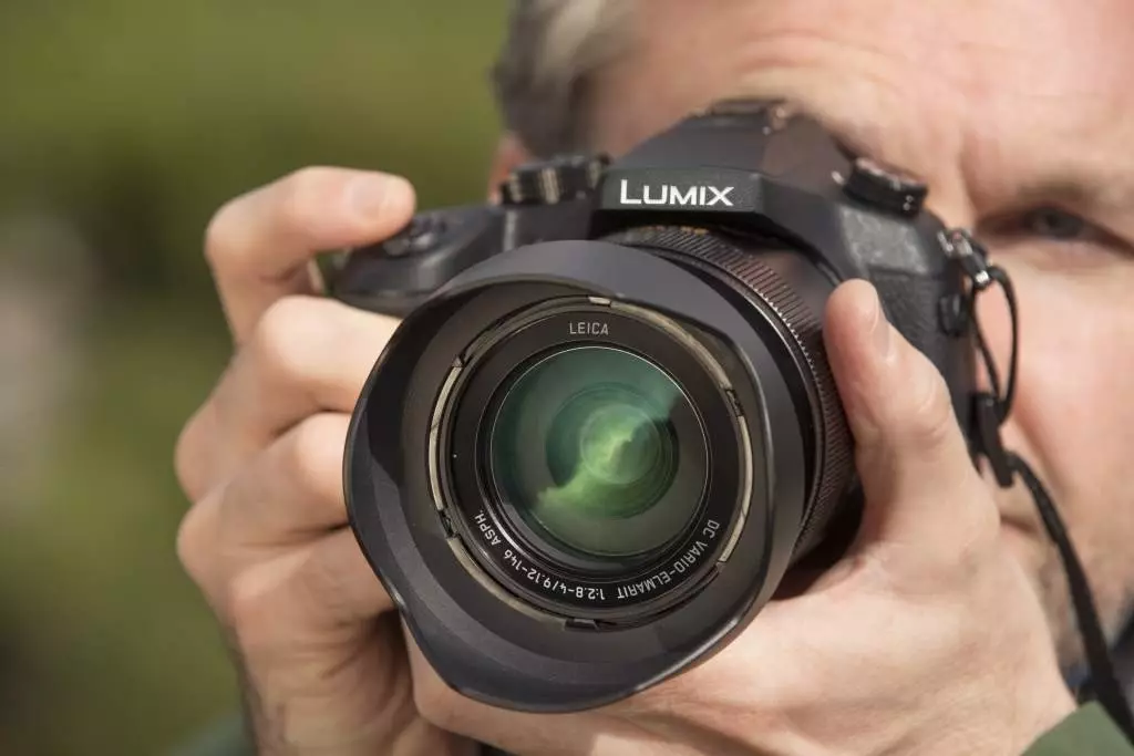 Panasonic Lumix FZ1000, όλες οι πληροφορίες για τη νέα γέφυρα Panasonic