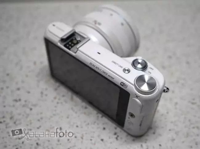 Разумная камера Samsung NX2000