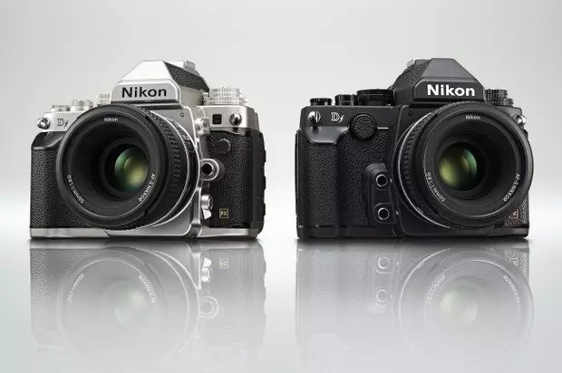 Nikon Df - Dalam warna perak dan hitam