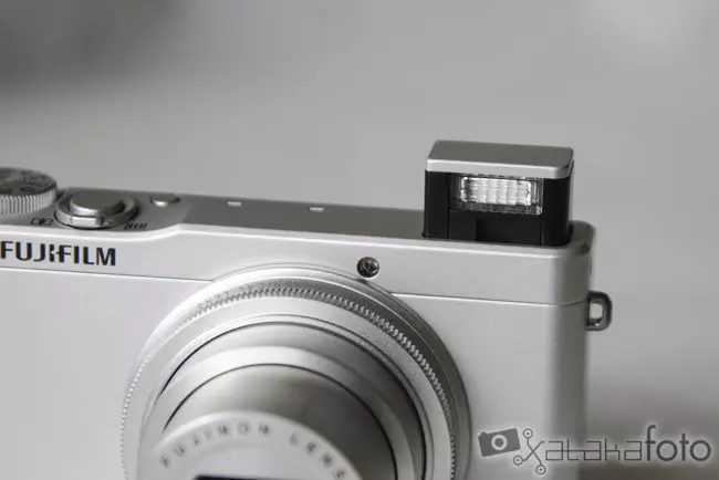 Cluiche ar líne Fujifilm XQ1flash