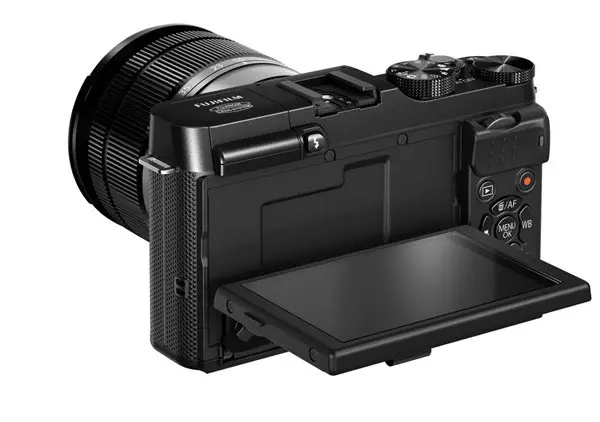 Fujifilm X-A1 чорний, вид ззаду
