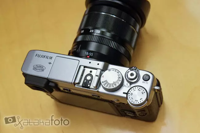 Fujifilm X-E2 горна част