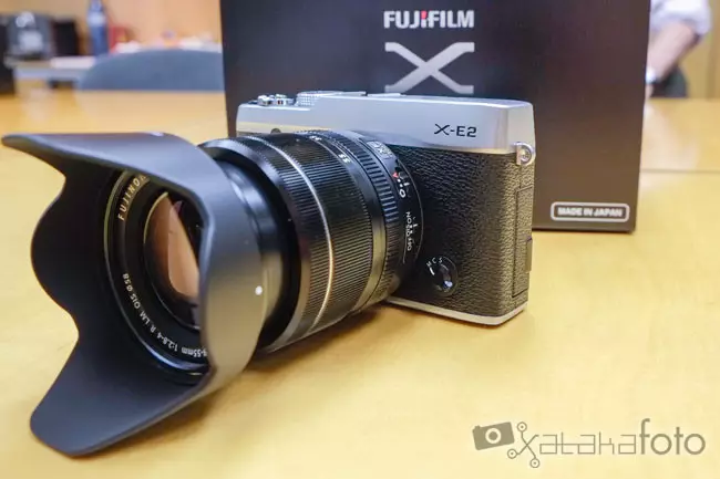 Fujifilm X-E2 laatikko