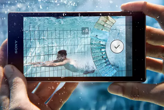 Sony Xperia Z1, báite agus an-tarraingteach