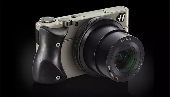 Hasselblad Stellar, Sony RX100 бо чанголи чӯбӣ, эҳтимолан бо нархи гарон